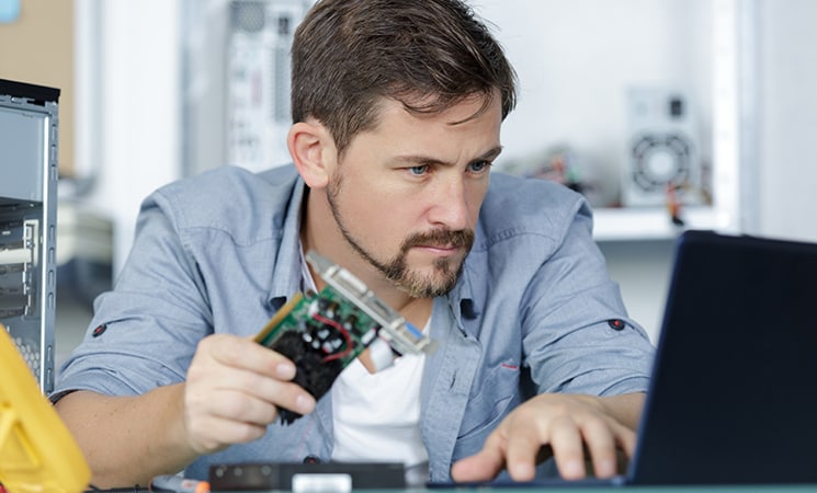 The Design Sweet Spot: A 32-pin, 32 KB MCU | Microchip Technology