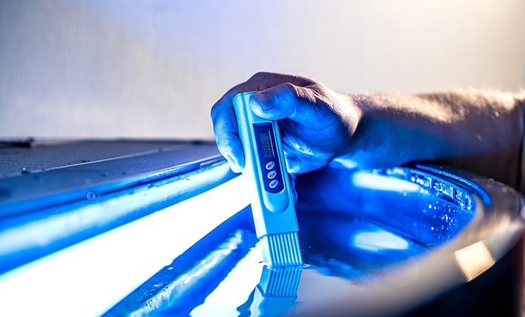 TDS Meter Using Relaxation Oscillator | Microchip Technology